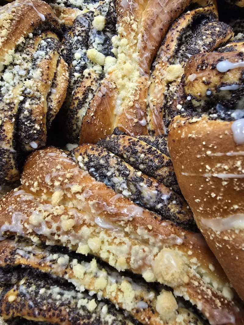 Order Pastry with Poppy Seeds - Healthy Bread By Lukas